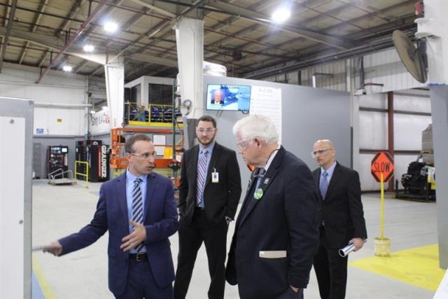 LARSON+VISITS+TLD+AMERICA%e2%80%99S+WINDSOR+FACILITY